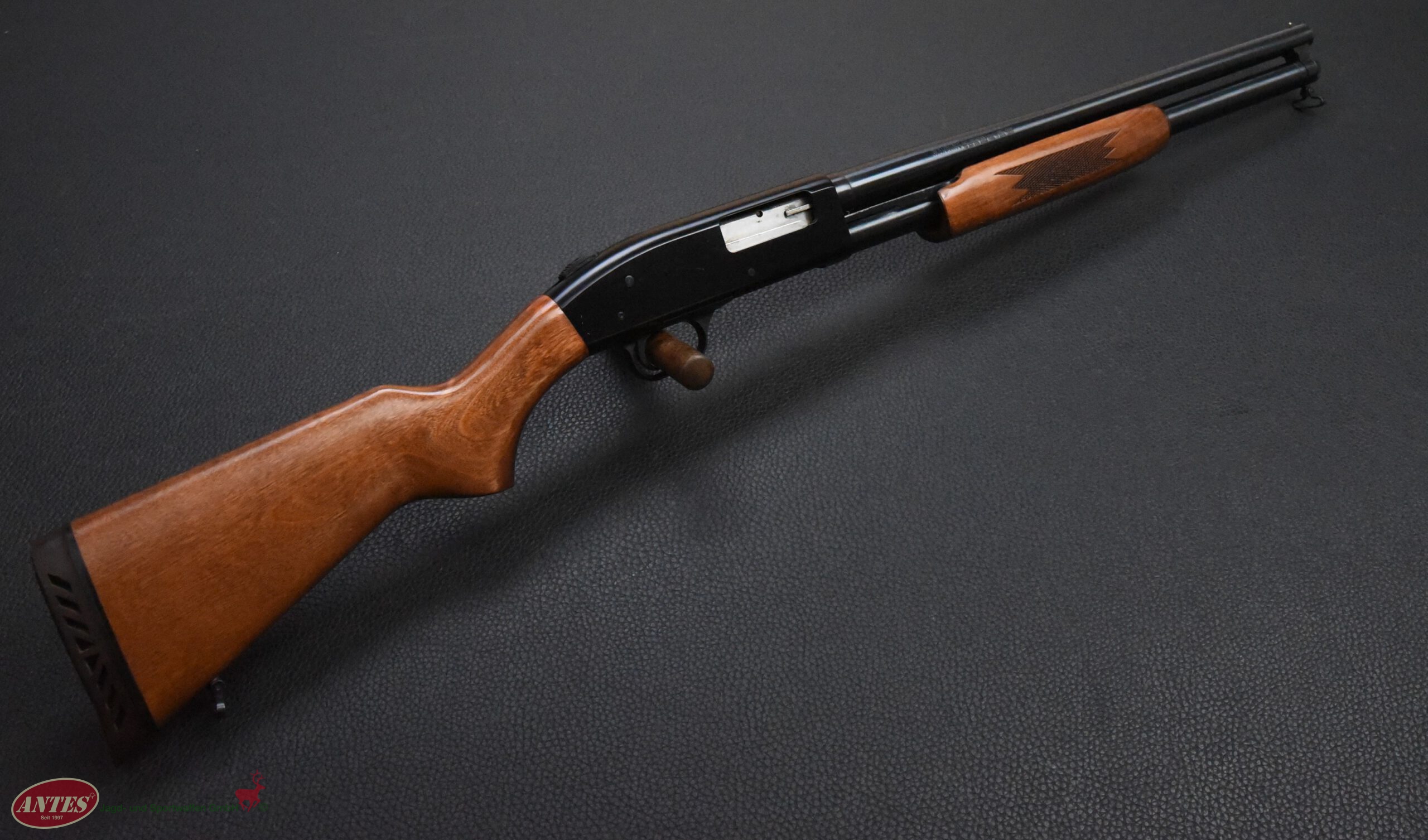 Mossberg Vorderschaft-Repetierflinte Mod. 500-A, Kal. 12/76 - eGun