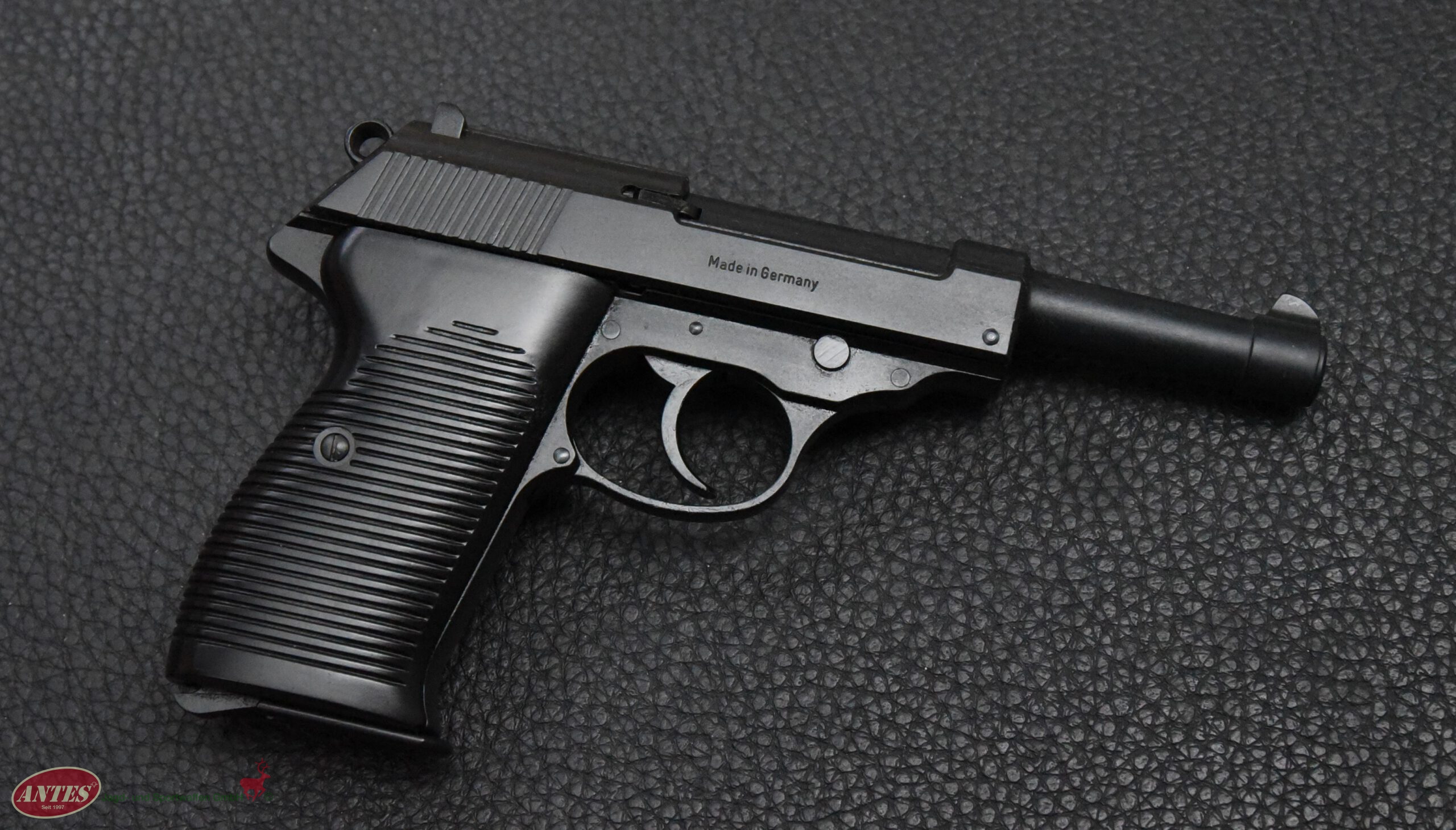 Schreckschuss-Pistole Erma Mod. EGP 88 (PTB 476), Kal. 8 mm Knall (Nachbau Walther Mod. P 38) - eGun